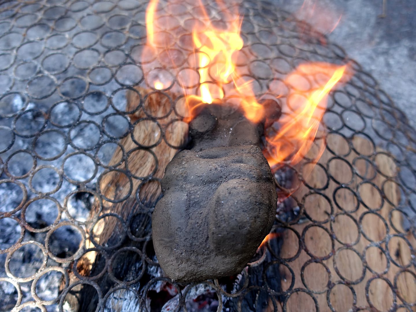 Sacrificial Hearts | Corazones Chuecos | Unbricks - Isidro Pérez García